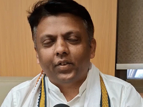 Valsad MP Dhaval Patel attacks AAP