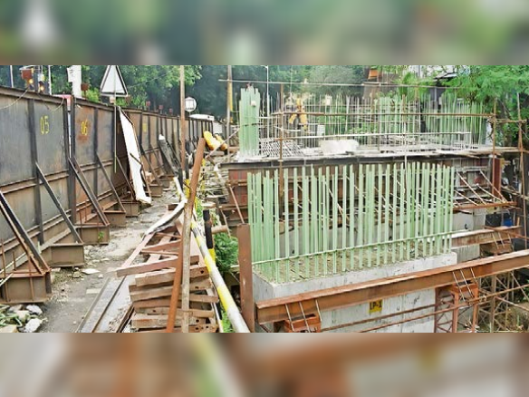 Mumbai's first twin cable bridge near Tilak Bridge connecting Dadar ...