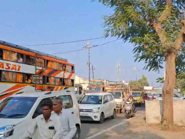 Kalol Highway Traffic Jam Commuters Suffer Police Questioned | કાલોલ ...