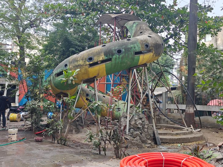 Navsari city's python garden is now called 'Glow Garden' | કોન્ટ્રાકટરોને મહાપાલિકાની તાકીદ ...