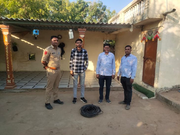 Bootlegger Attack Police, Power Connection Cut, VIDEOS