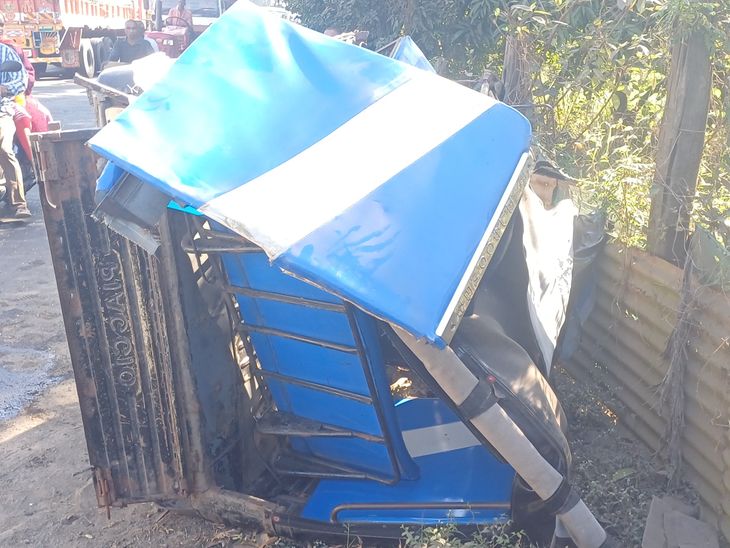 Pardi Truck Auto Rickshaw Accident; Driver Death, Two Women Passengers ...