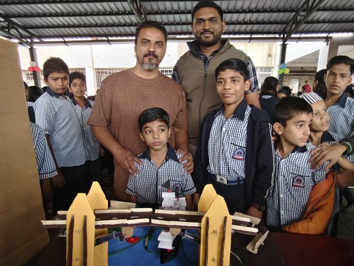 Un School Maths Science Exhibition; Students Display Models Experiments ...