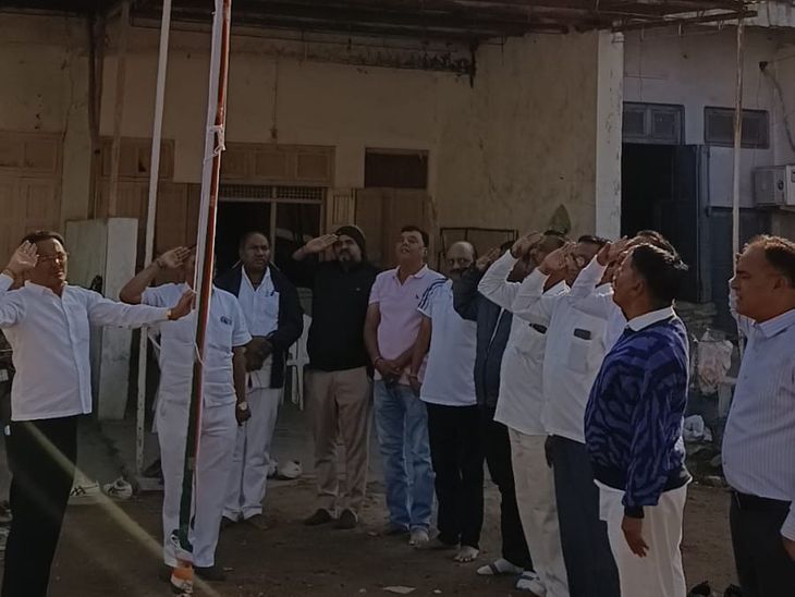 Flag hoisting on Congress Foundation Day in Unjha | ઊંઝામાં કોંગ્રેસ ...