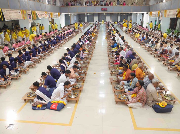 SGVP Gurukul Memnagar Golden Jubilee Celebration; 600 Brahmins Honored ...