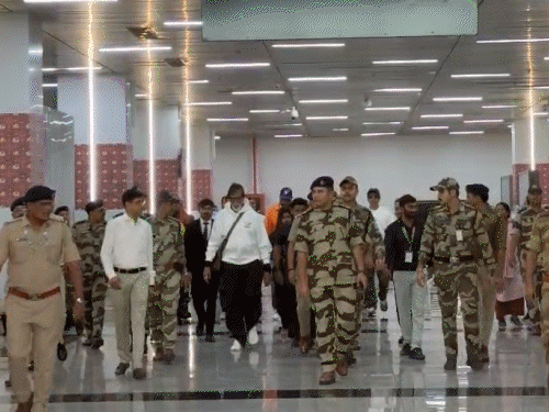 Amitabh Bachchan & Abhishek Bachchan Visit Surat for ISPL Match