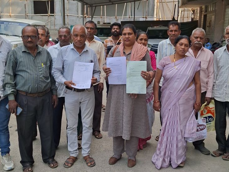 Valsad DDO Complaint: Govt Grant Misuse, Allegations of Paper Development in Kapariya Village