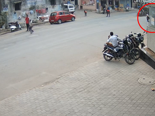 Surat Chain Snatcher Arrested After Gold Theft Blitz; Police CCTV Bust