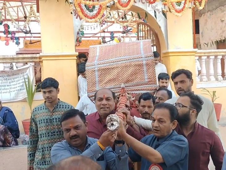 Grand Shivji Sawari Organised by Malkadeshwar Mahadev Temple in Prantij