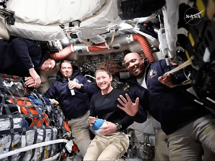 Artemis-2 Mission Reaches Moon; Orion Capsule Thrusters Fire | 34000 ...