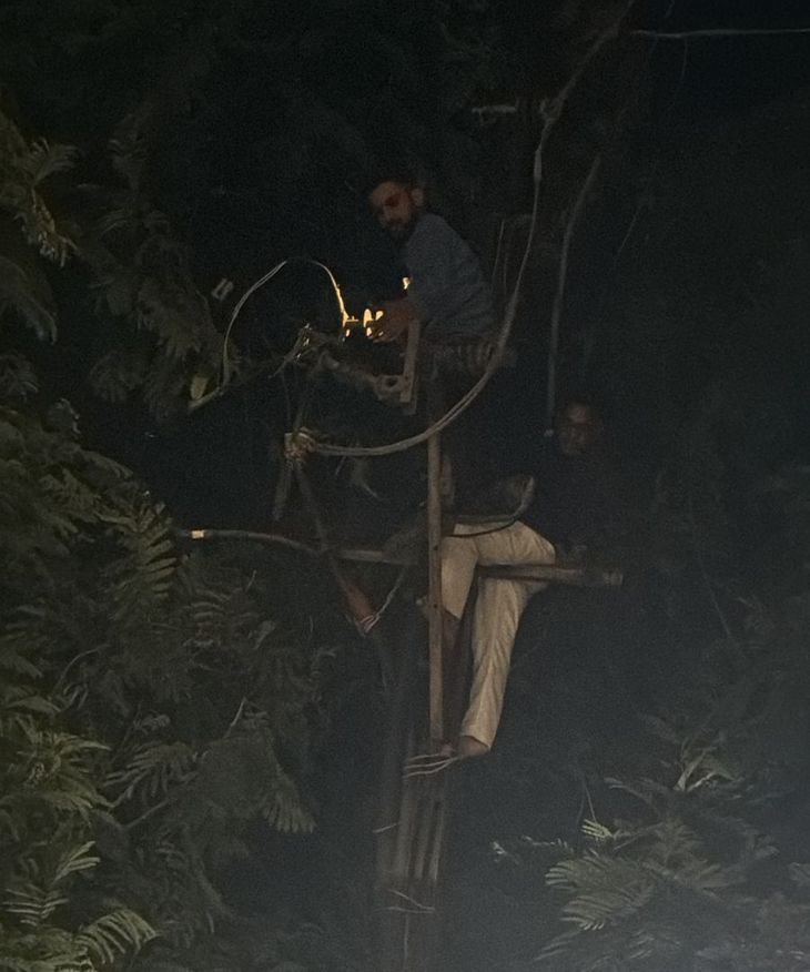 Cable cut during indiscriminate excavation on 100 feet road in Anand ...
