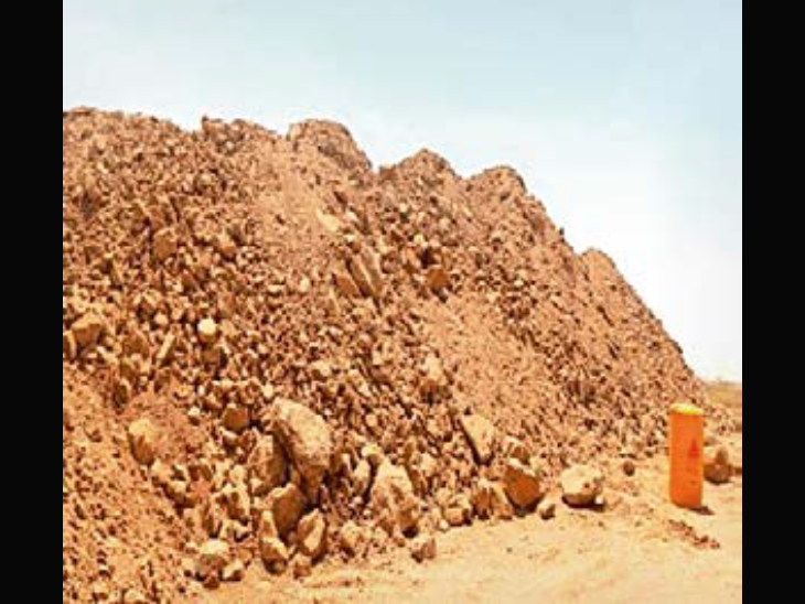 Illegally stored bentonite seized in Bandh