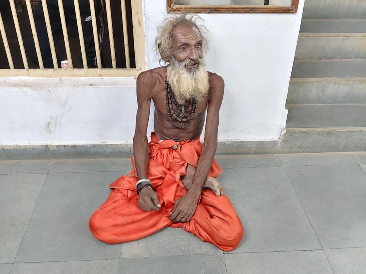 Rapar Police Arrest Priest | 16 Ganja Plants Seized in Kutch