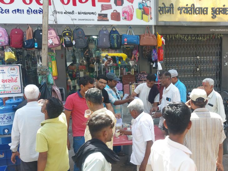 Surendranagar: AAA Distributes Cold Masala Chaas | Heat Relief