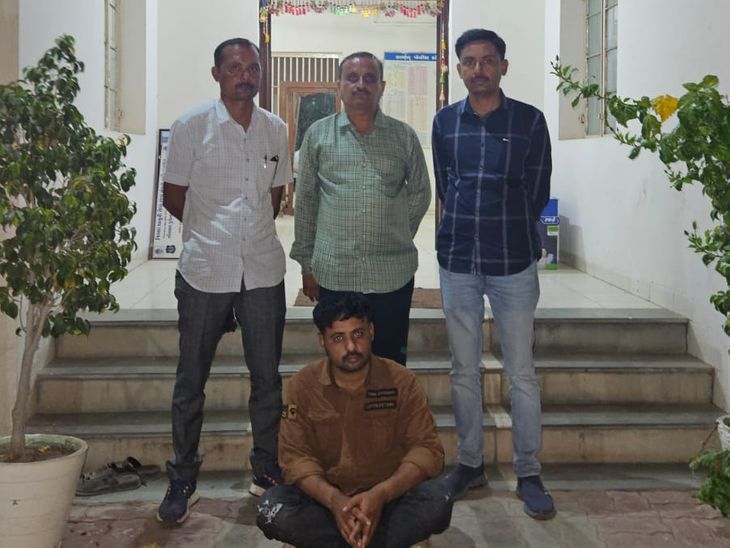 Fake DySP Nabbed in Surendranagar for Economic Gain