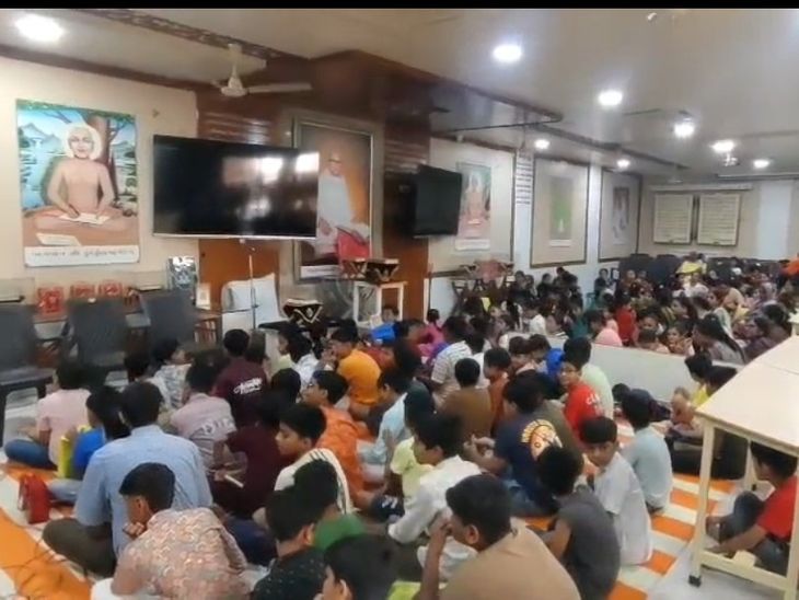 Surendranagar Jain Social Group Silver Conducts Religious Camp for Kids