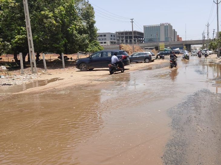 Himmatnagar Water Line Burst; Roads Waterlogged | Motipura Shardakunj ...