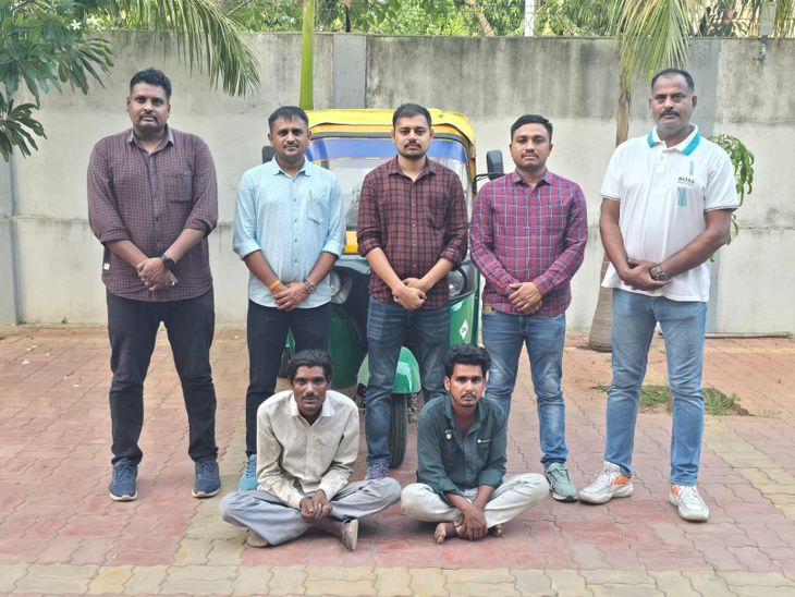 Anand LCB Seizes Rs 2.50 Lakh Gold; Jewellery Theft Gang Busted