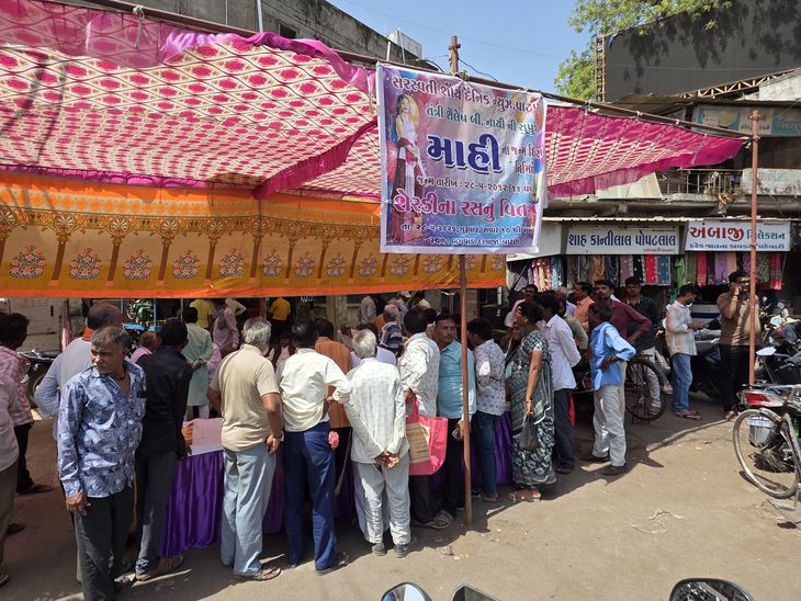 Patna: Bagwada Darwaja Serves Sugarcane & Mango Juice to Beat Heat