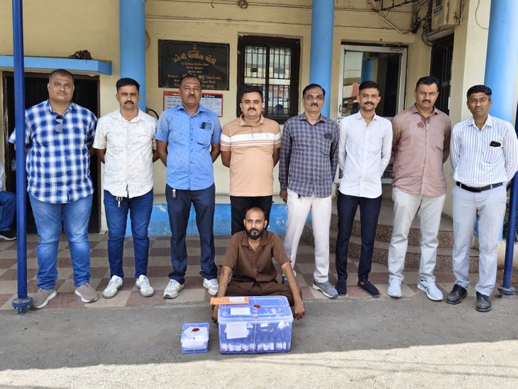 Bhavnagar SOG Nabs Man With 119 Cough Syrup Bottles; Pan Galla Gang ...
