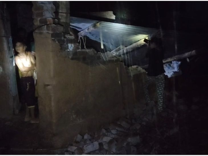 Heavy Wind-Rain Damage In Jeetpur; Livestock Saved | Wall Collapses