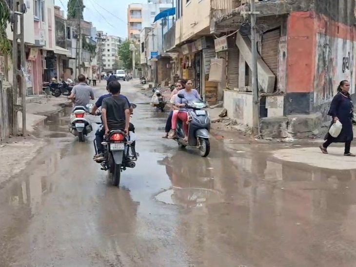 Junagadh Muncipal Corporation Water Line Leak; Public Suffer Amidst ...