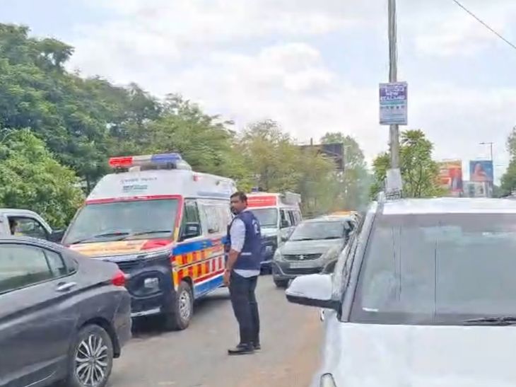 Gotri Hospital Traffic Jam; Contractor Negligence Strands Ambulances ...