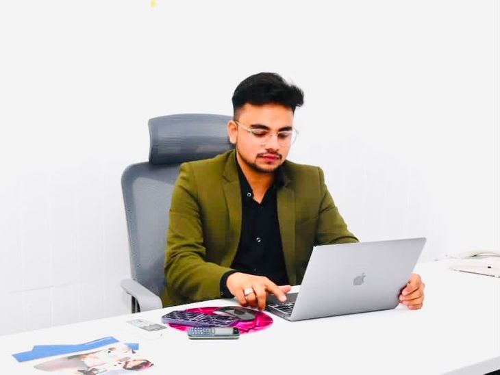 Dr. Jay Dhruvs Digital Knowledge Revolution Gets CIPO Copyright
