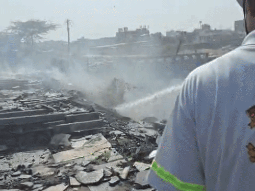 Ahmedabad Fire: 8 Fire Engines Rush to Vishala-Narol | 200 Slums Affected