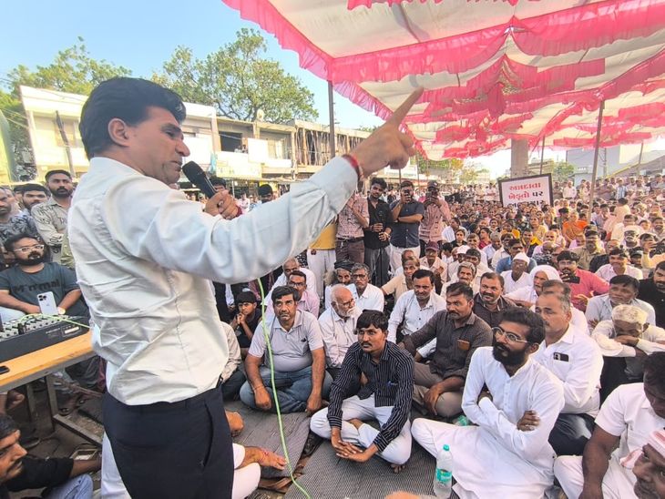 Morbi Farmer Protest: Ishudan Gadhvi Supports Power Pole Compensation ...