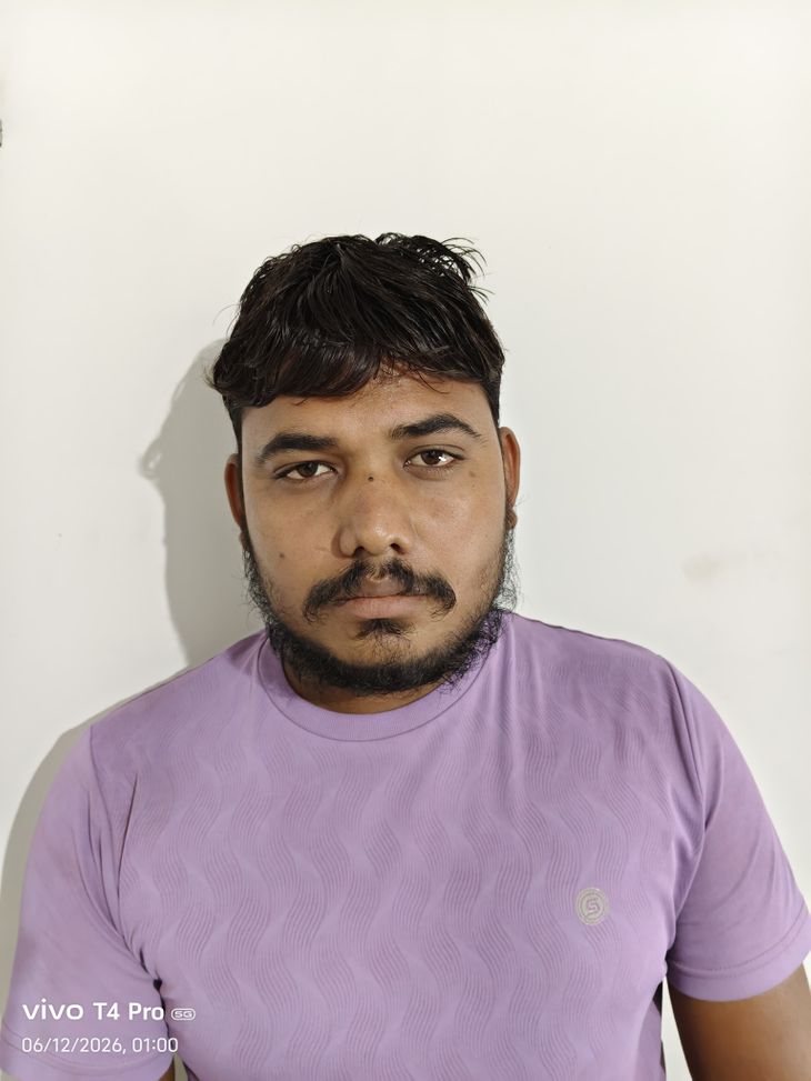 Police arrest 4 absconding persons based on chassis-engine number of ...