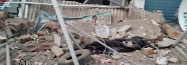 Modasa Town Hall Shopping Mall parapet collapses, three injured ...