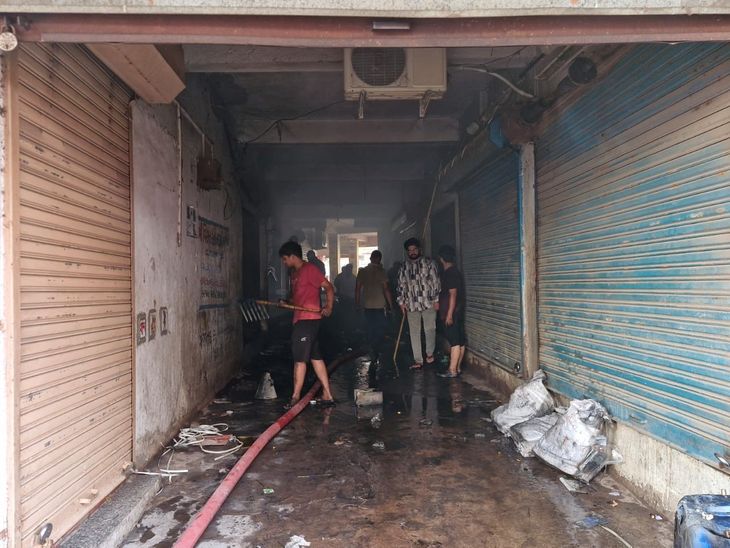Mahesana Godown Fire: 2 Ton Agarbatti Destroyed | Latest Updates 2026