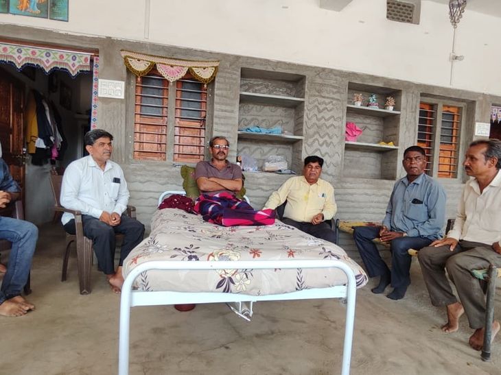Koli Samaj Leader Visits Botad Victim; Justice Assurance Given