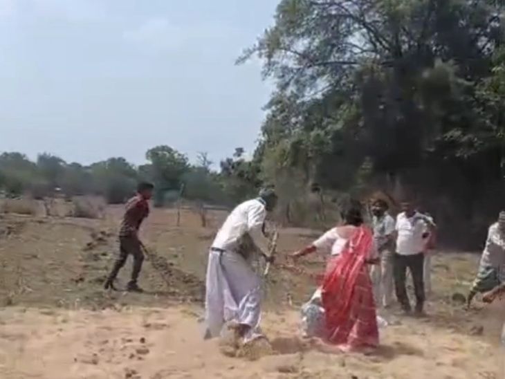 Umreth Taluka Member Attacked Over Crop Damage; 4 Injured