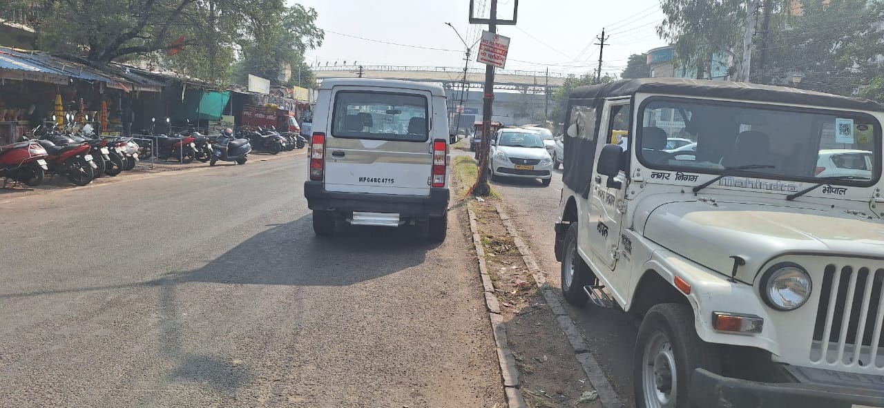 Traffic police helpline number’s laxity adds to Bhopal’s traffic woes
