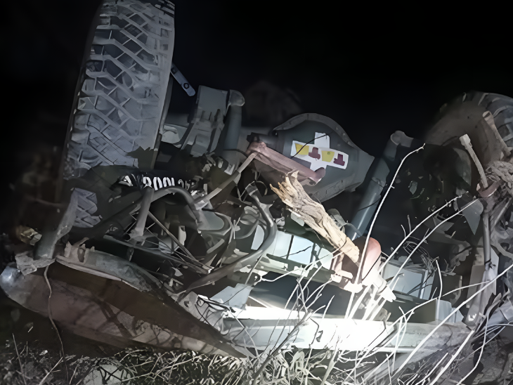 Army van falls into 150 feet deep gorge in J&K | Bhaskar English