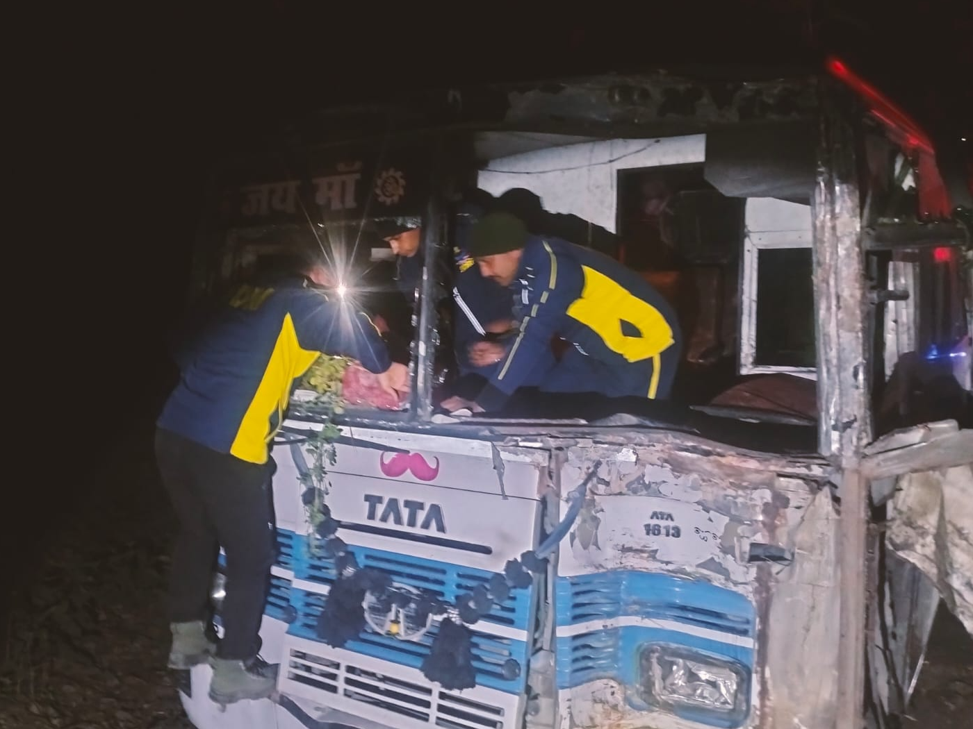 Bus carrying students meets with an accident in Rishikesh
