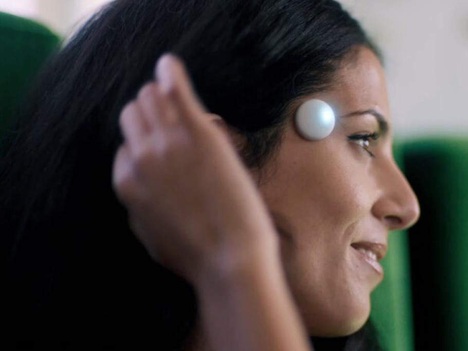 Meet the AI companion that might soon read your mind-AI device that ...