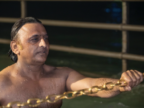 How 2000 volunteers power the 24-Hour bhandara for pilgrims in ...