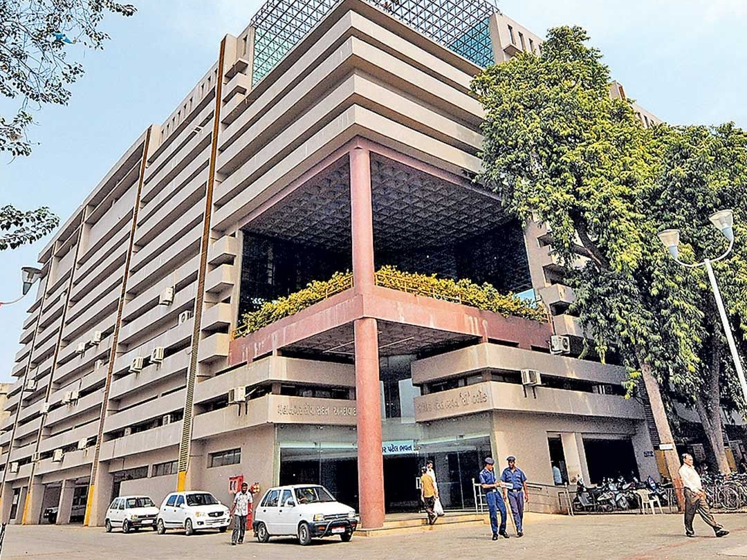 AMC 2025 Budget: New Equipment for VS Hospital, Electric Bus for ...