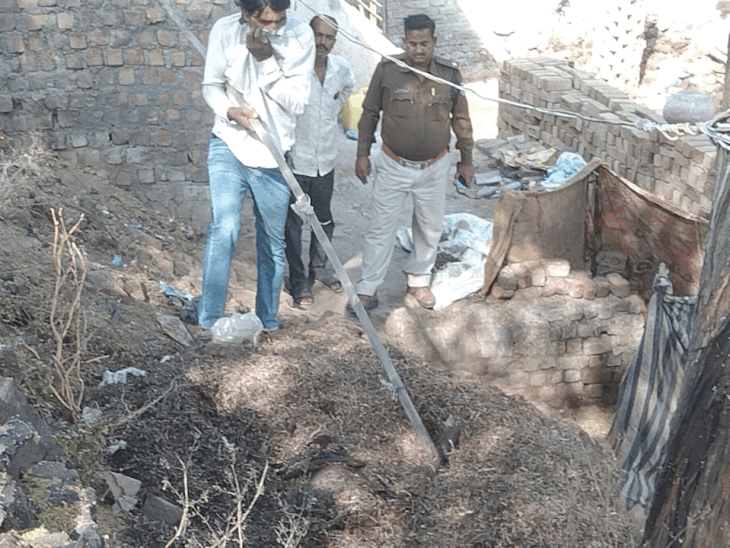 womans-body-found-haystack-dhar-police-suspect-murder-husband-missing ...