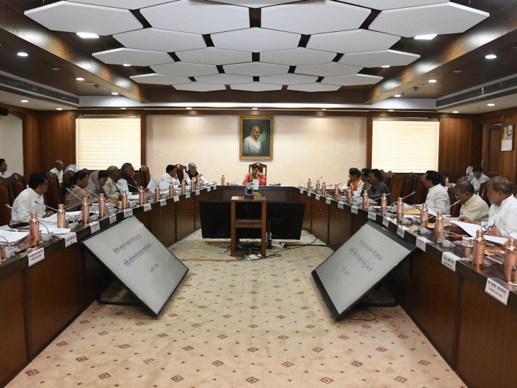 CM Mohan Yadav to chair Cabinet Meeting today: Ministers to review GIS ...