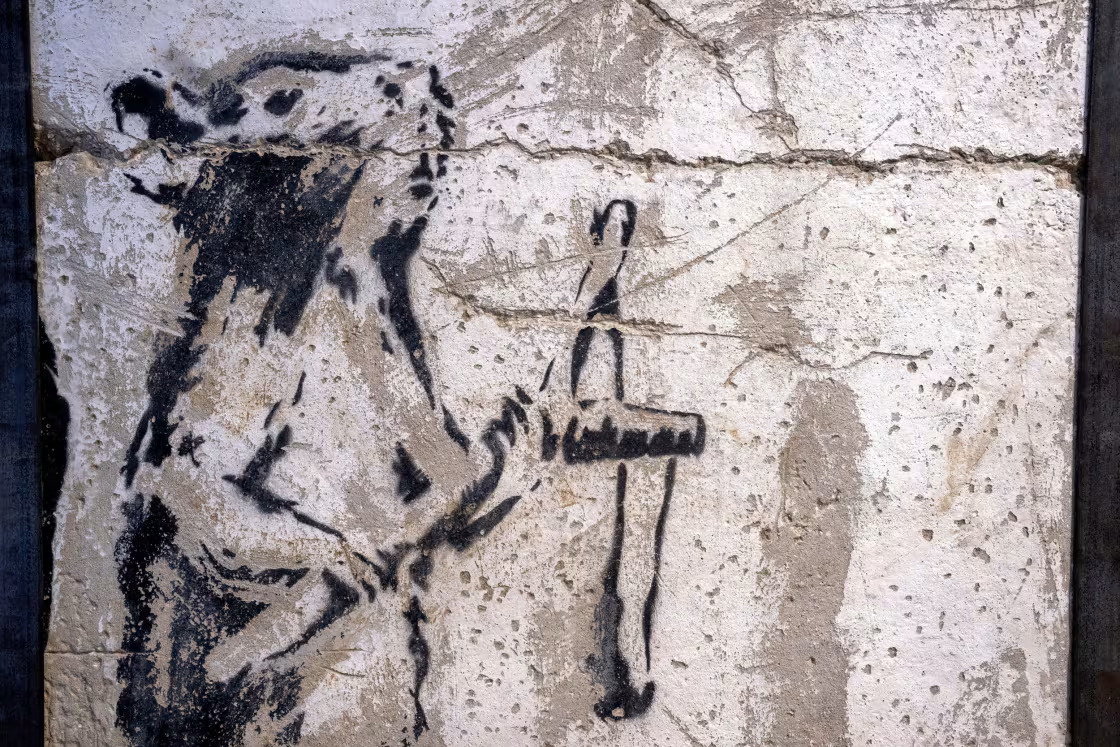 Israel-Palestine conflict and Banksy's art, canvas of resistance ...