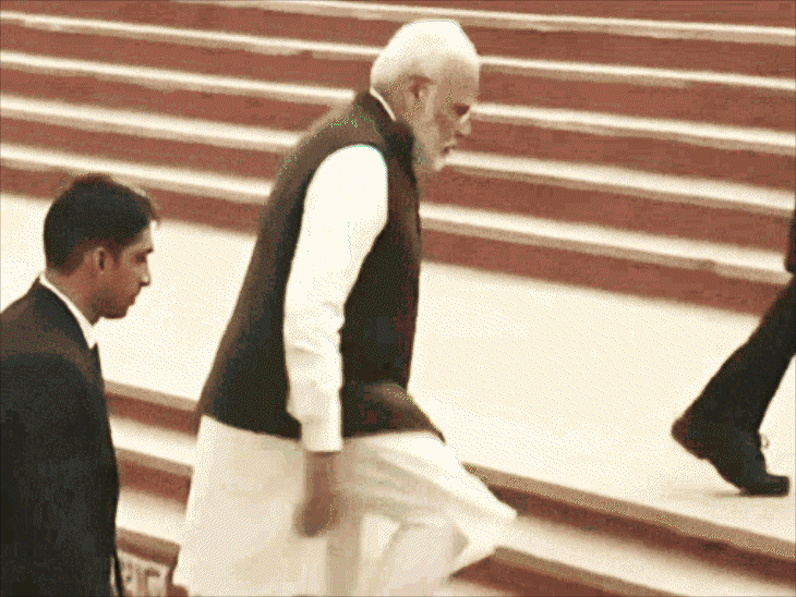 Stage collapses during protest against BJP in Bhopal explained