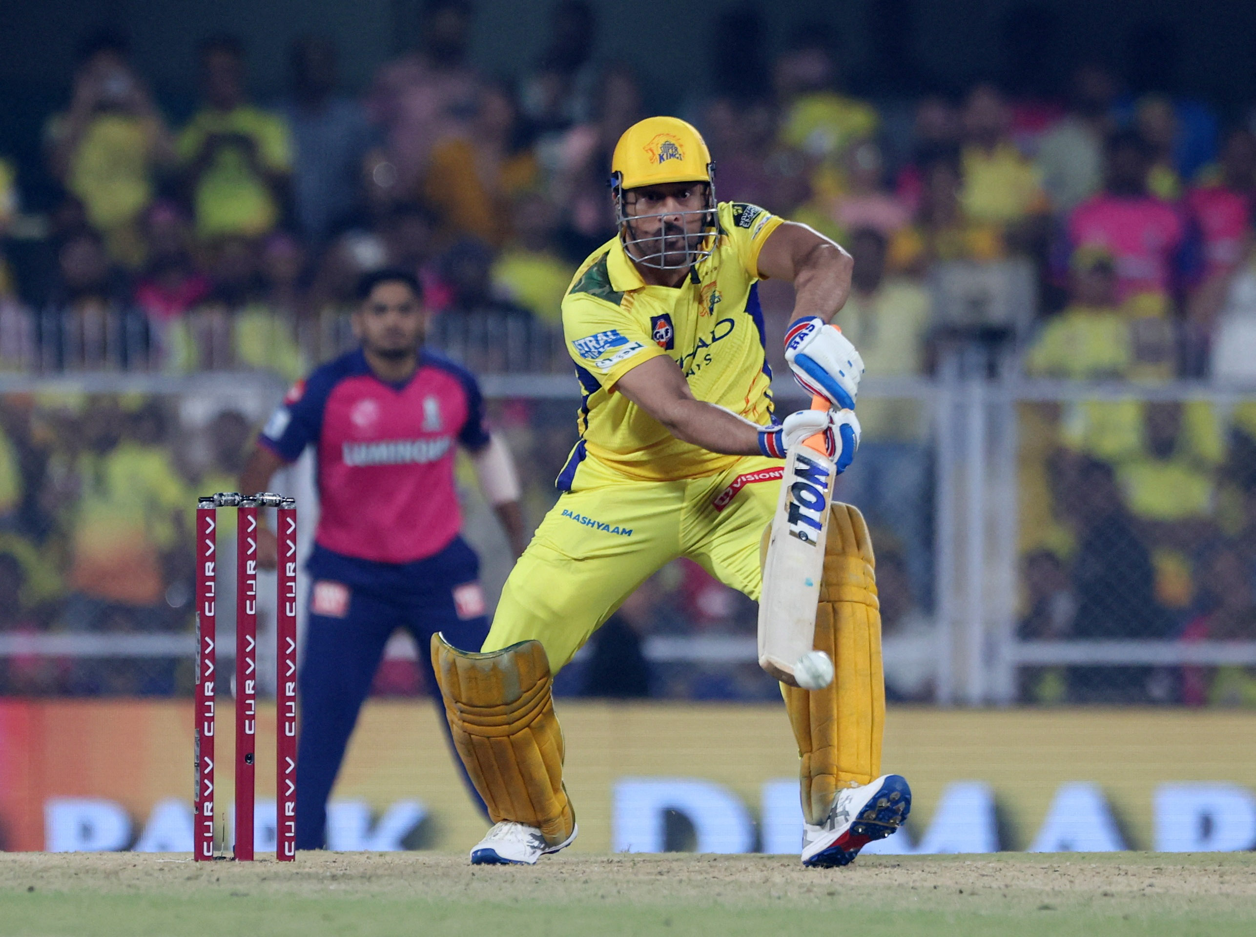 'MS Dhoni can't bat 10 overs running': Stephen Fleming breaks his silence on Thala's batting ...