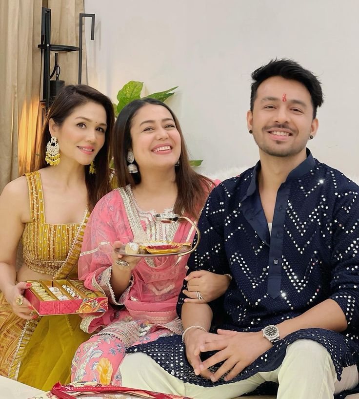 Sonu Kakkar cut ties with siblings Neha kakkar and Tony kakkar | Bhaskar English