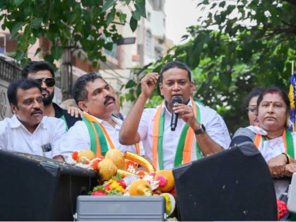Congress leader Mansoor Ali Khan and several opposition figures move ...