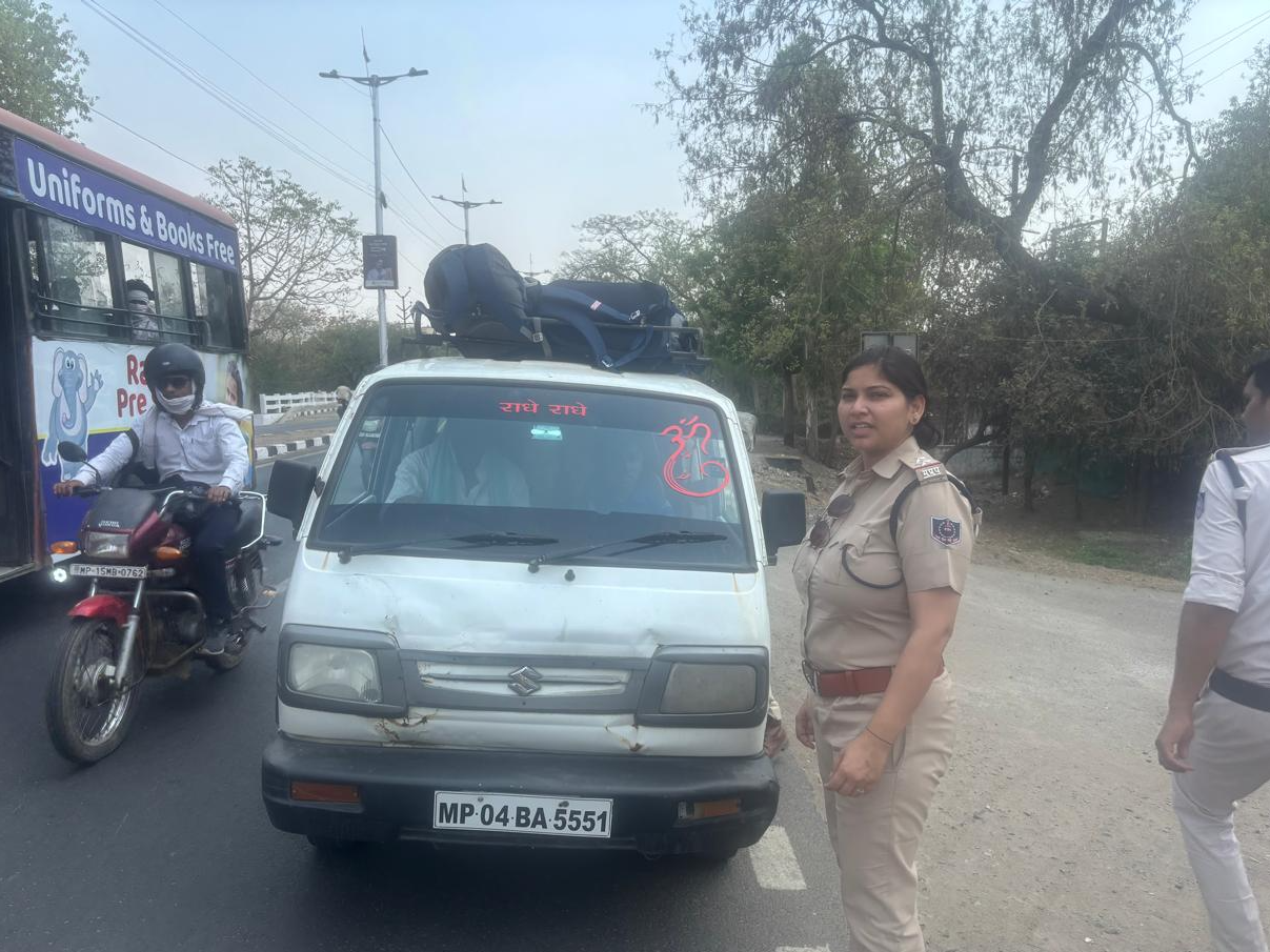 Bhopal Transport Dept seizes 6 illegal LPG Vehicles, collects ₹18,000 ...