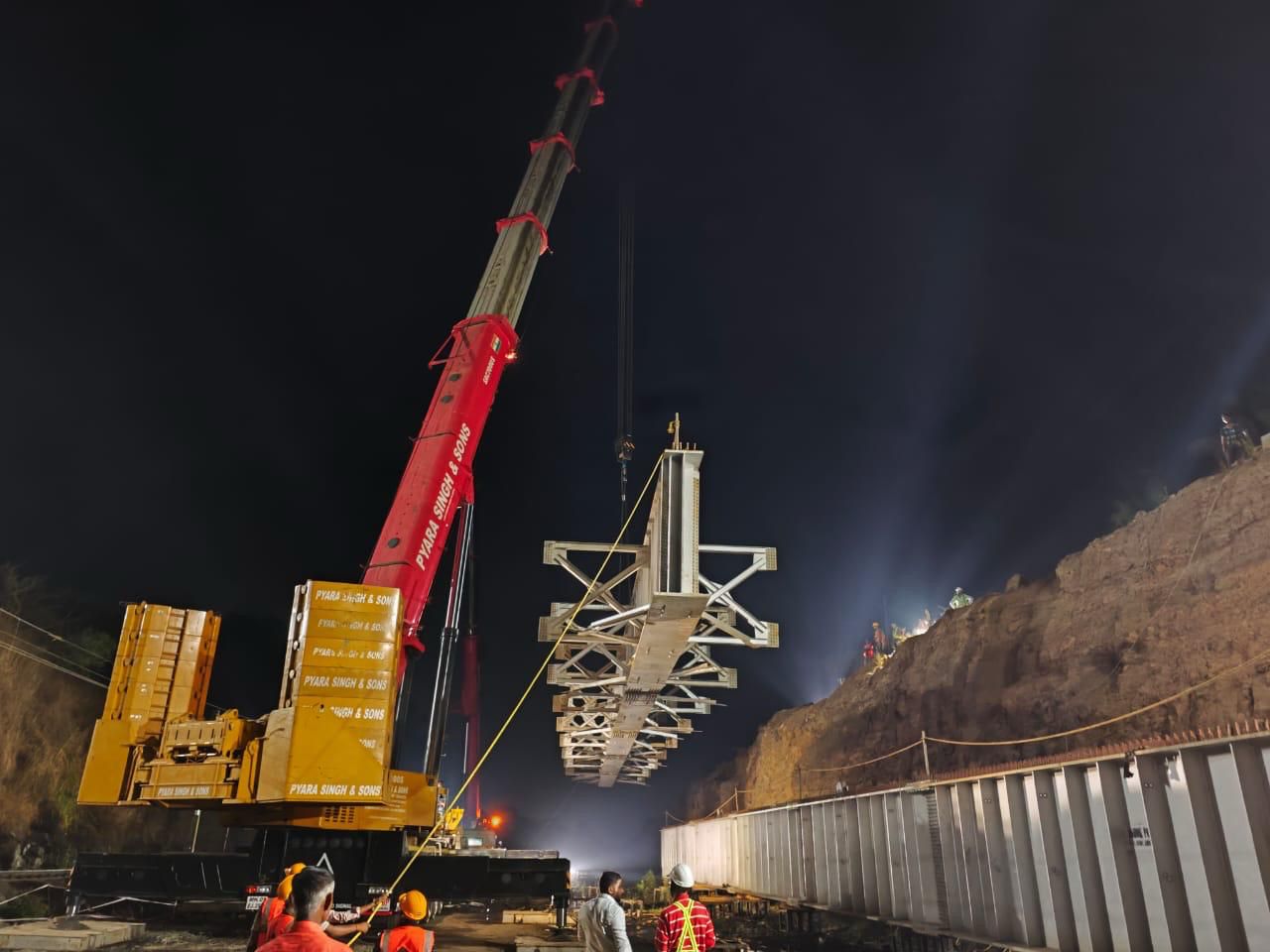 5 massive girders installed on Panvel–Karjat routeVital bridge work ...